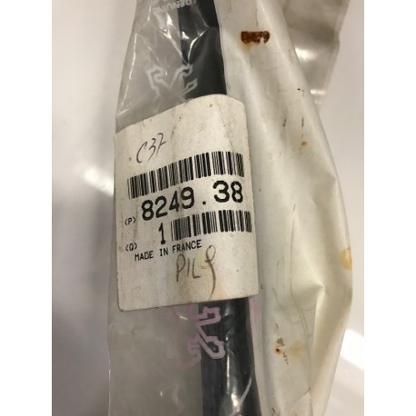 Genuine OE Peugeot 306 3 door & 5 door front window sealing strip - 8249.38