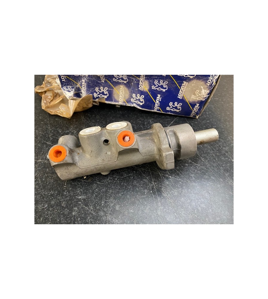 Genuine OE Peugeot 306 GTI-6 master cylinder - 4601.F7 - Spoox Motorsport