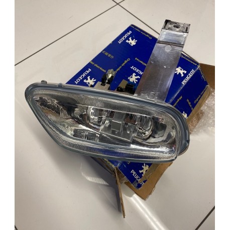 Genuine OE Peugeot 106 S2 (non GTI) front lower spot light / driving ...