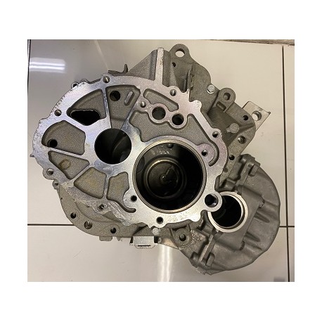 Brand New Genuine O/E Peugeot 205 / 309 / 405 'BE3' Gearbox Casing Set