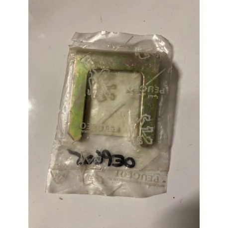 Brand New Genuine O/E Peugeot 205 boot lock retaining fork - 8729.18