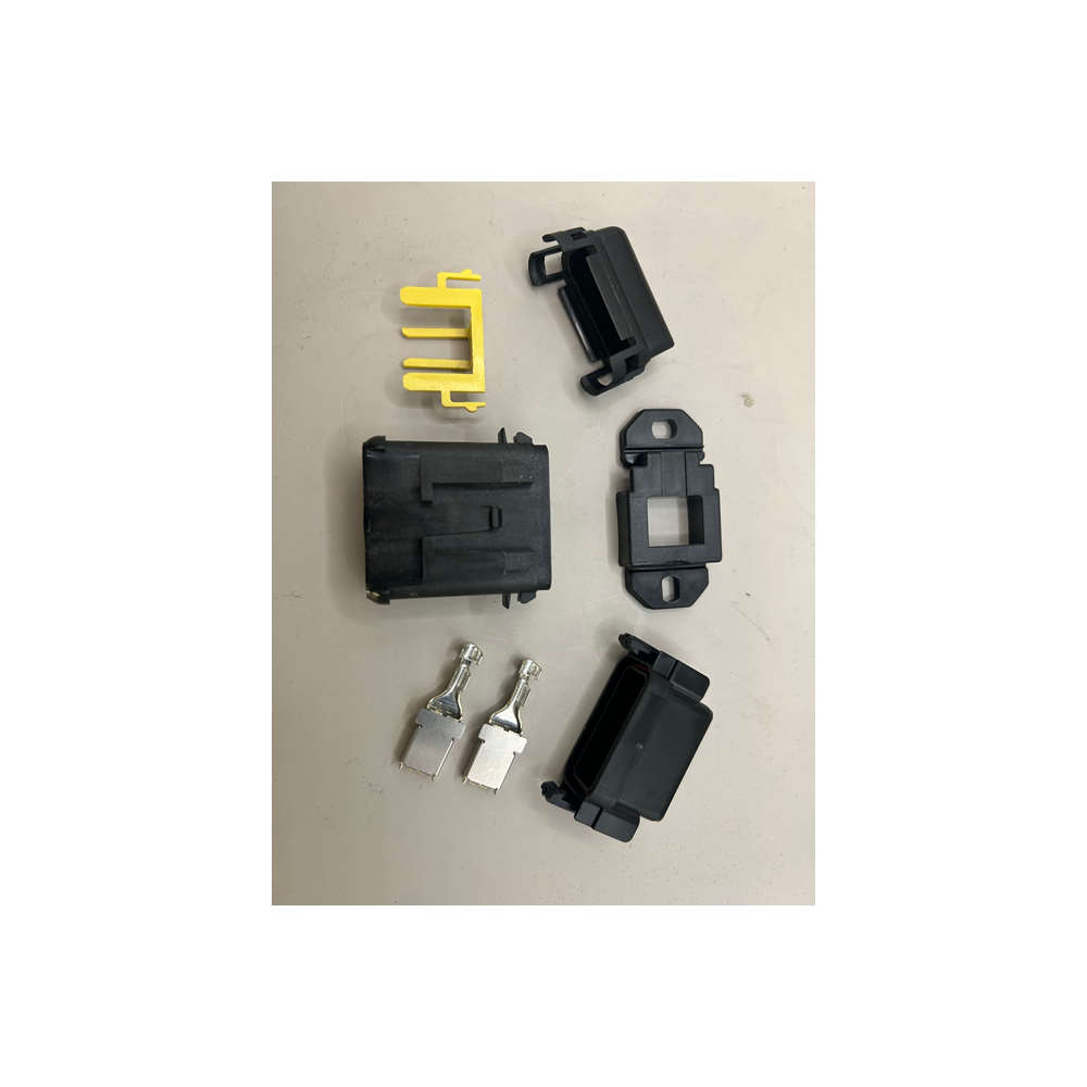 1 way maxi fuse holder kit inc. mounting bracket with 2 crimp terminals